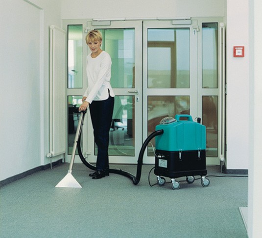 1215 Deep Cleaning Carpet Extractor | Tennant Company