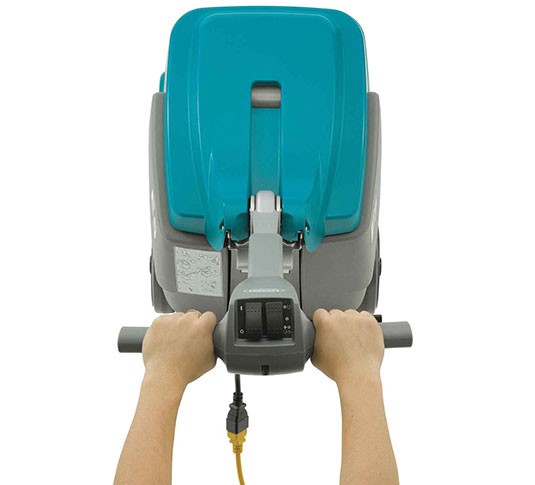 E5 Compact Low-Profile Carpet Extractor | Tennant Company