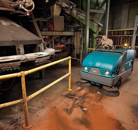 S20 Compact Ride-On Sweeper | Tennant Company