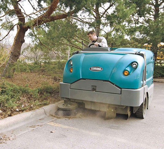 S30 Ride-On Sweeper | Tennant Company